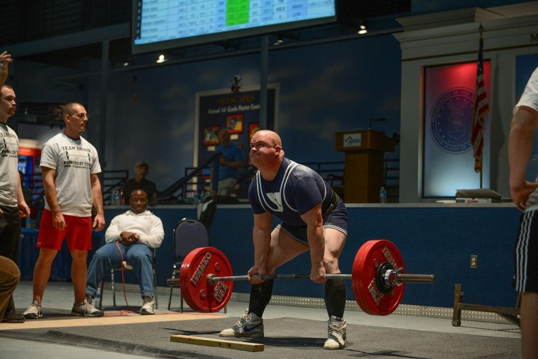 Powerlifting vs. Weightlifting - What is the Difference?