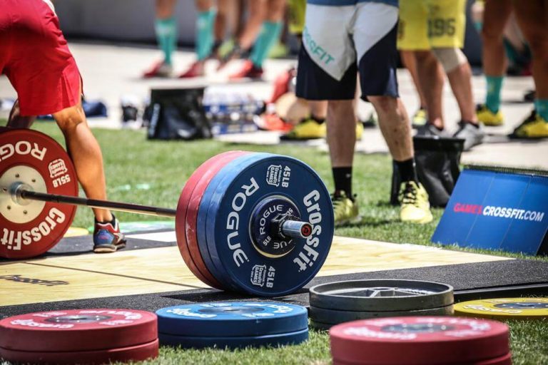 Olympic Barbell vs Standard Barbell Compared (Pros & Cons)